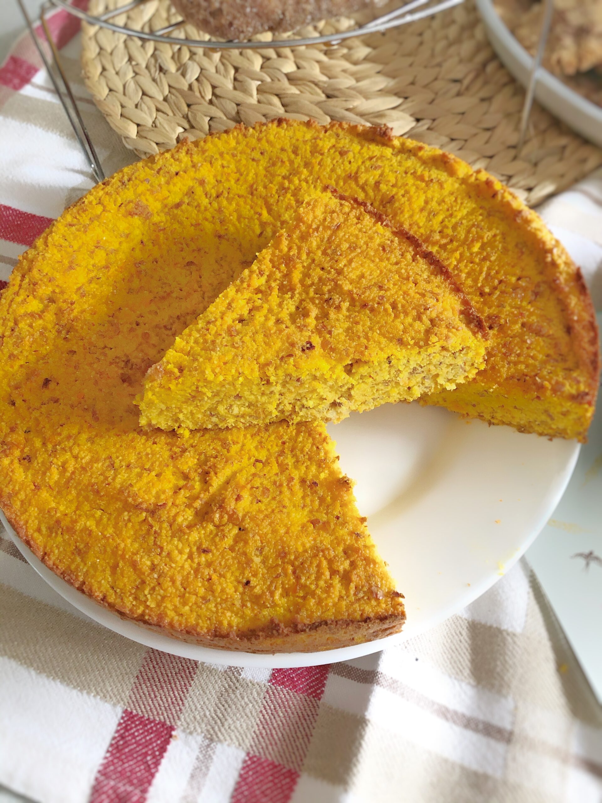 TORTA DI CAROTE E MANDORLE - IL FORNO DI CASA MIA TORTA DI CAROTE E MANDORLE - IL FORNO DI CASA MIA